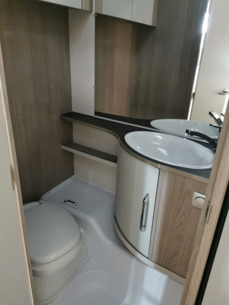 DIY: Bad renovieren im Wohnmobil & Wohnwagen